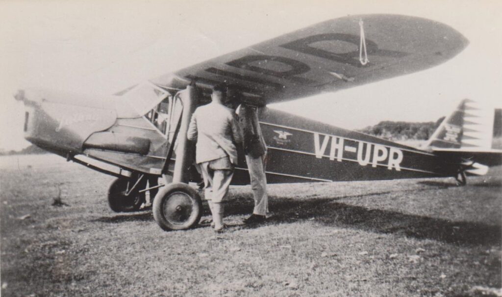 Early Island Flying - Bass Strait Flight